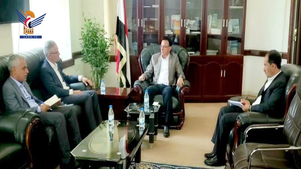 وزير المياه يناقش مع ممثل اليونيسف التعاون المشترك لدعم مشاريع المياه