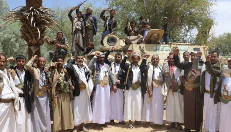 قافلة وزيارة عيدية من أبناء سحار بصعدة لأبطال الجيش المرابطين بجبهة